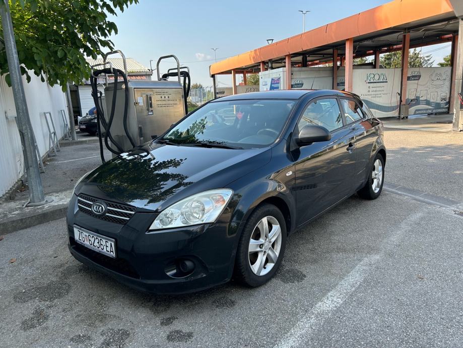 Kia Ceed (ceed) 1,4, 2009 god.