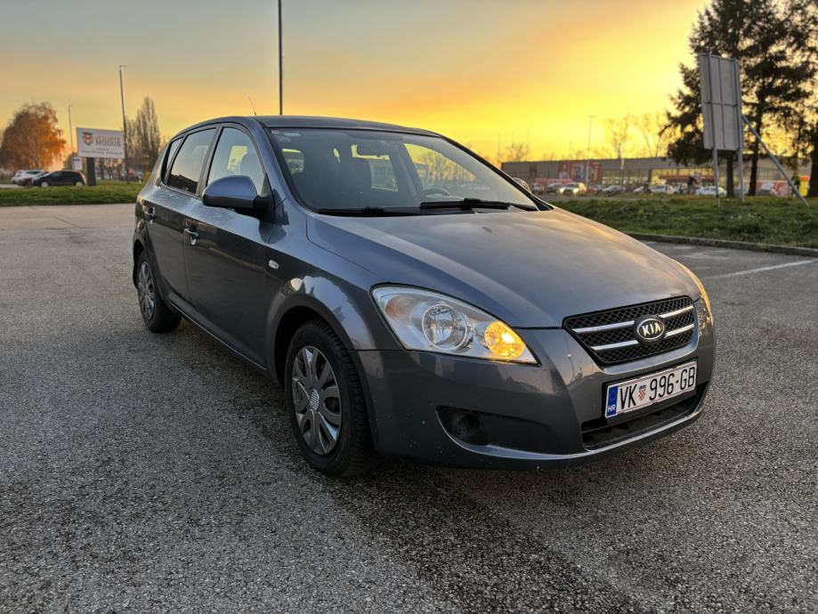 Kia Ceed (ceed) 1,6 CRDi EX *REG.12/26*, 2009 god.