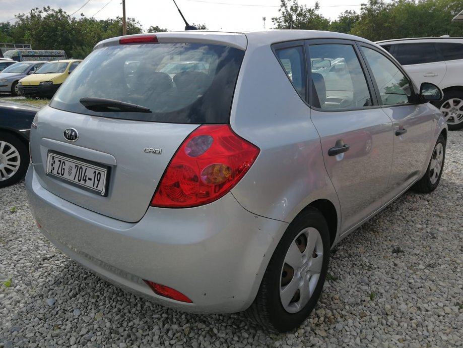 Kia Ceed (ceed) 1,6 CRDi LX, 2008 god.