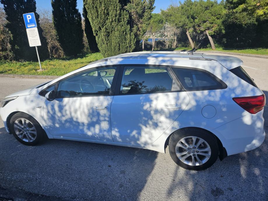 Kia Ceed (ceed) Sportswagon 1,6 CRDi, 2015 god.