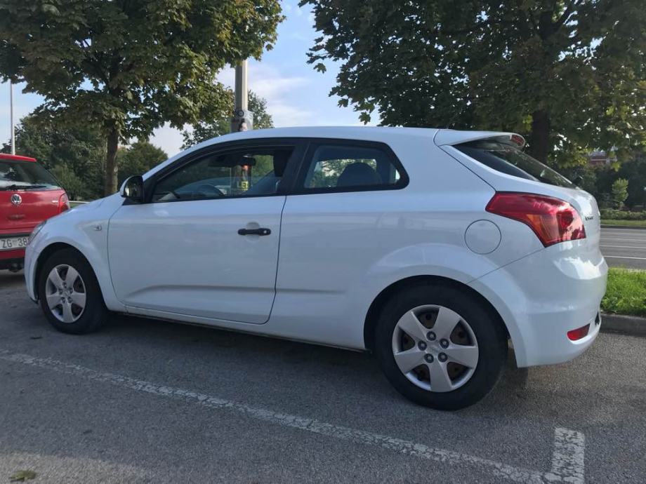 Kia Pro ceed 1,4 LX, 2009 god.