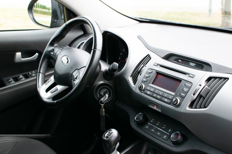 Kia Sportage 2WD 1,6 PRVI VLASNIK SAMO 50000 KM KAO NOVA, 2015 god.