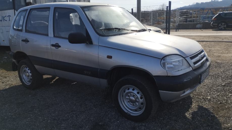 Lada Niva 1700 CHEVROLET 4X4 SAMO 17TKM, 2004 god.