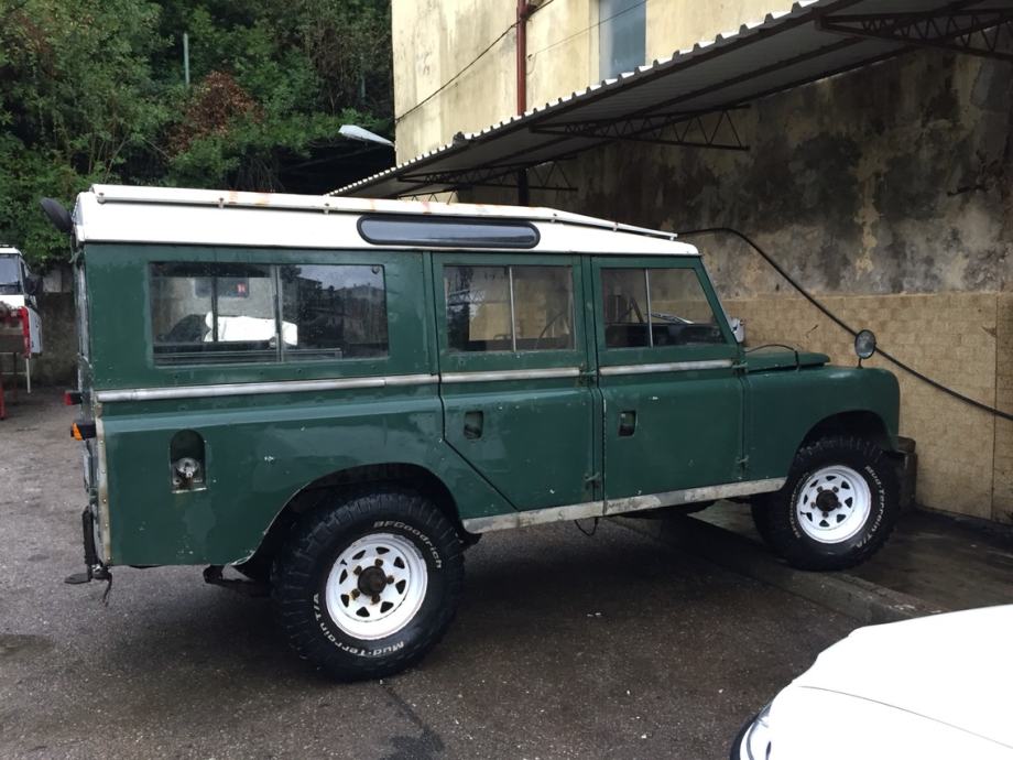 Land Rover Defender 109, 1975 god.