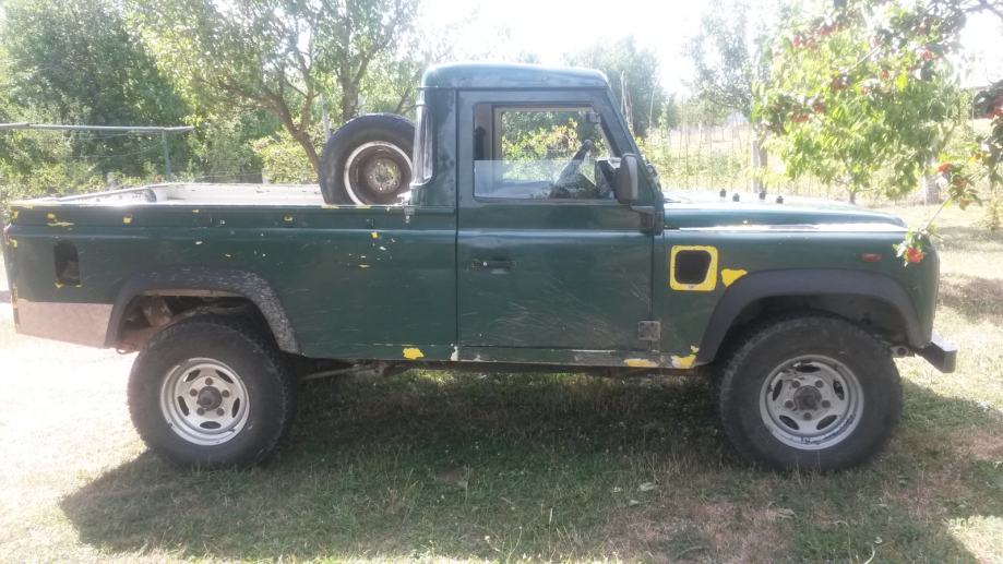 Land Rover Defender 300 tdi pick up, 1999 god.