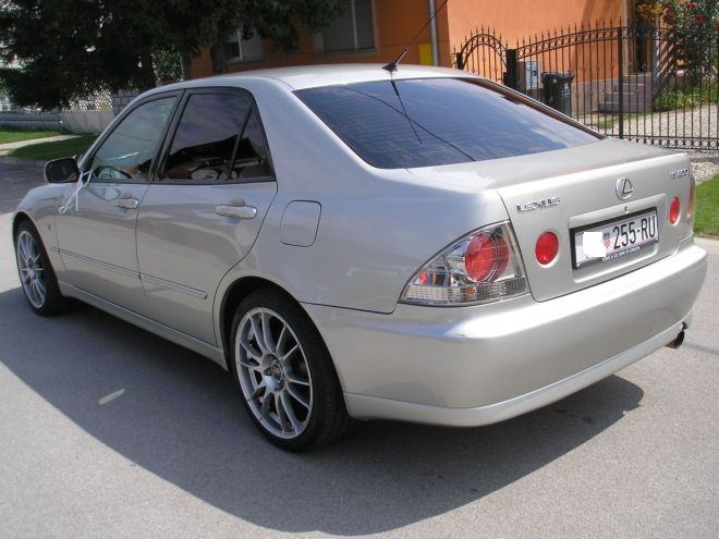 Lexus IS 200 AUTOMATIC SPORT,KAO NOV, 2002 god.