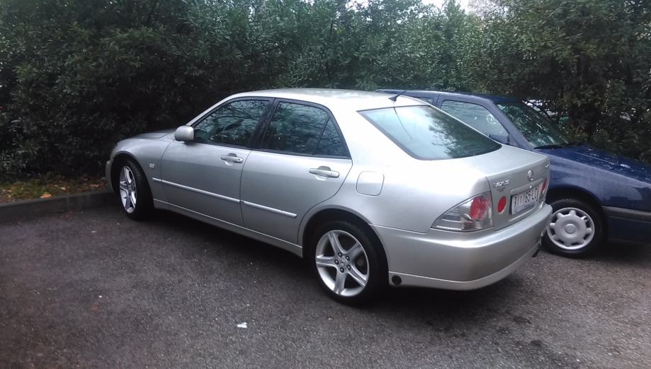 Lexus IS 200, 2002 god.
