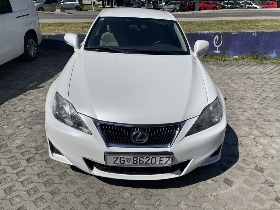Lexus IS 200d, 2013 god.