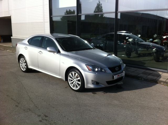 Lexus IS 220d Luxury, 2007 god.