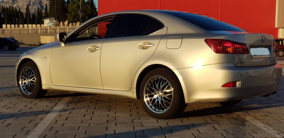 Lexus IS 220 d, prva reg. 11/2007. 6800 EUR, 2007 god.