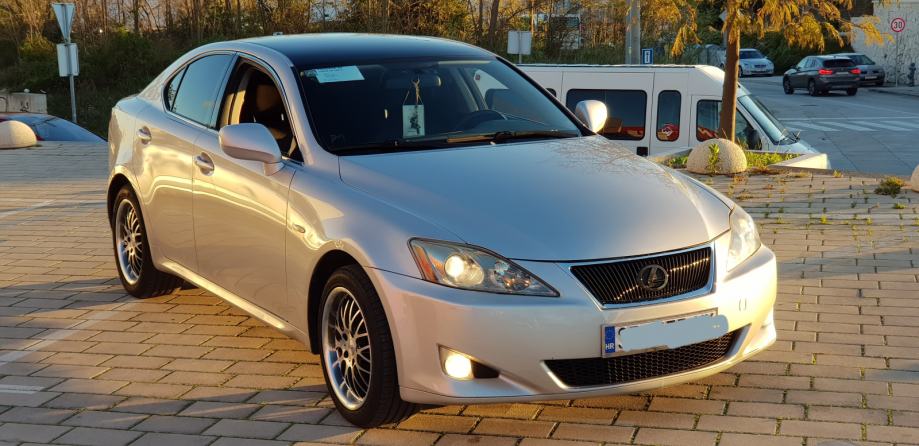 Lexus IS 220 d, prva reg. 11/2007. 6800 EUR, 2007 god.