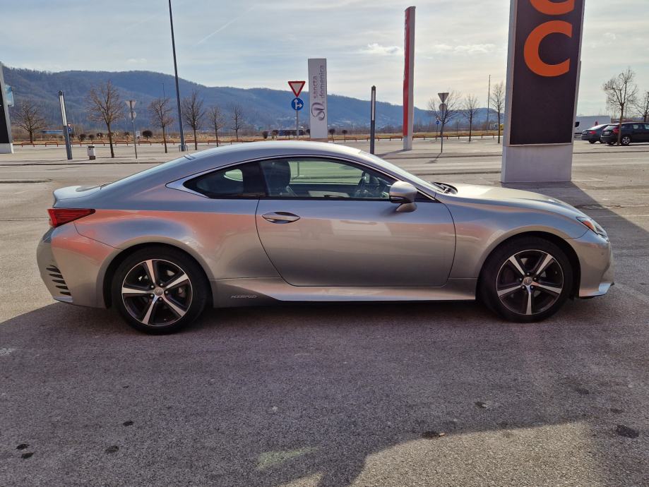Lexus RC 300h, 2017 god.