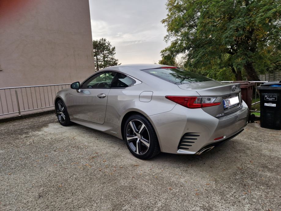 Lexus RC 300h, 2017 god.
