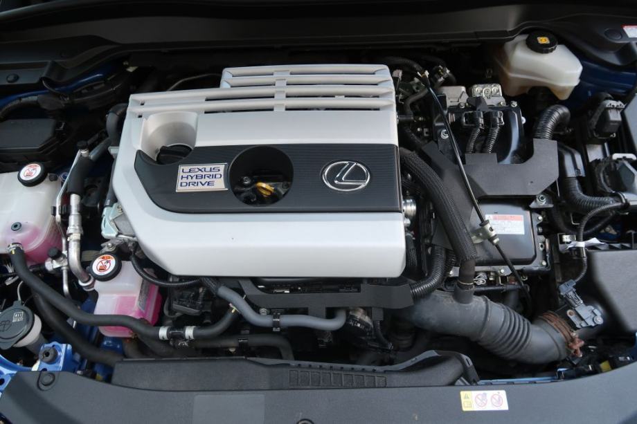 Lexus UX 250h 184 KS Hybrid e-CVT BI-LED NAVI ACC-TEMPOMAT 1.VLASNIK ...