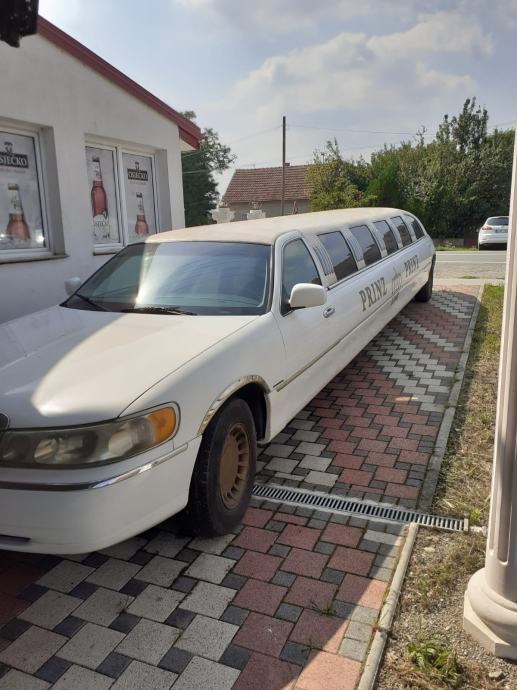 Lincoln Towncar Limuzina, 1998 god.