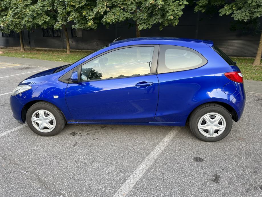Mazda 2 1.3, 2009 god.