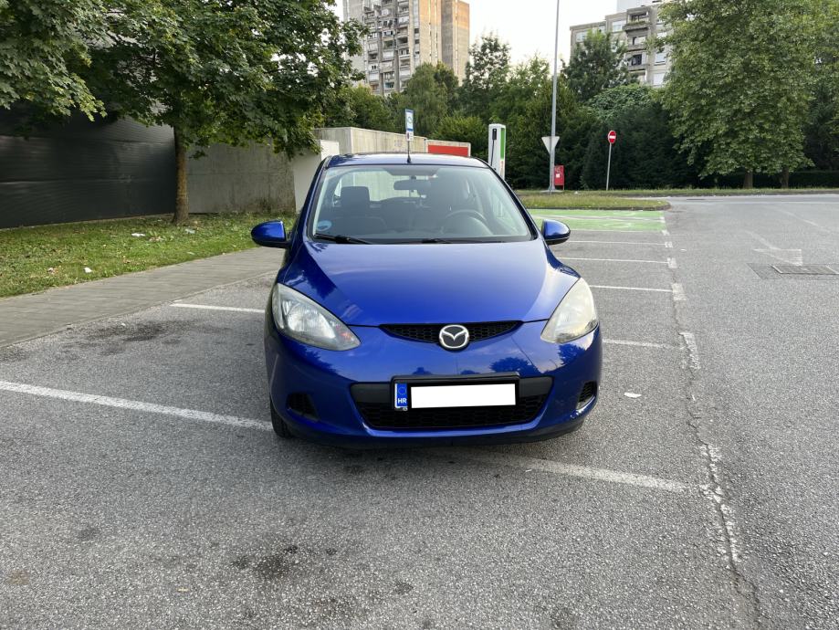 Mazda 2 1.3, 2009 god.