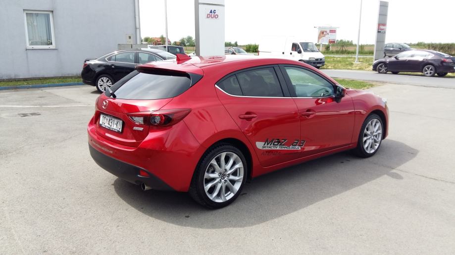 Mazda 3 G120 sport Revolution, 2015 god.