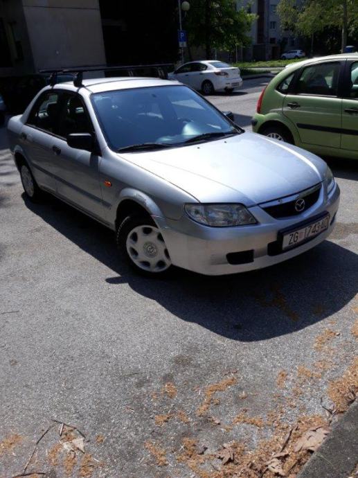 Mazda 323 323, 2003 god.