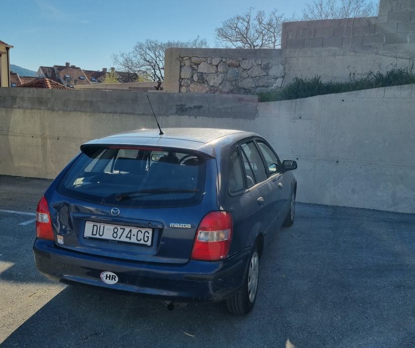 Mazda 323 F F1.5 I, 2001 god.