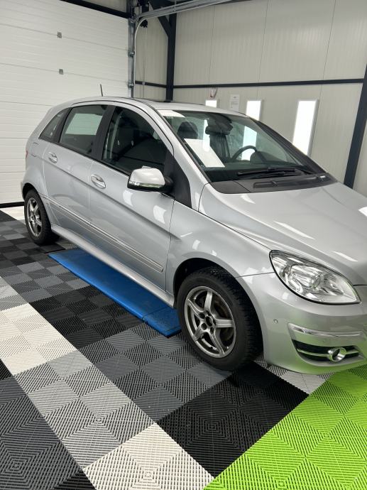Mercedes B200 Sport BlueEfficiency, 2010 god.