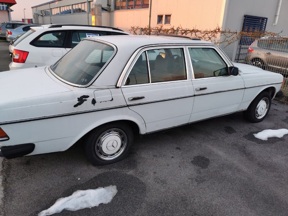 Mercedes-Benz 123 300 d, 1977 god.