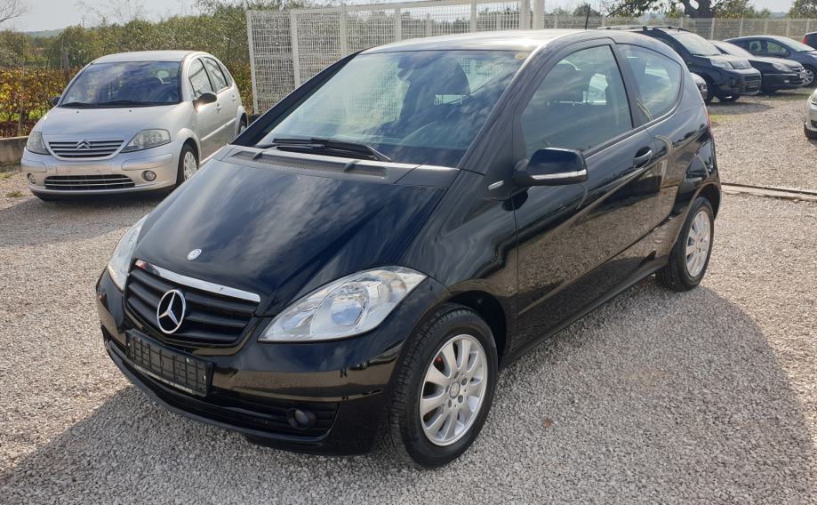 Mercedes-Benz A-160 Blue Efficiency, Model 2011. Servisna, KAO NOV ...