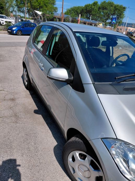 MERCEDES BENZ A KLASA 180d, 2012 god.