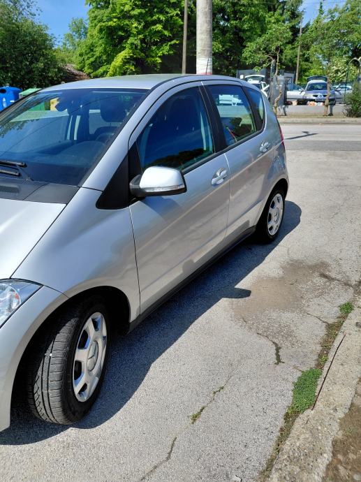 MERCEDES BENZ A KLASA 180d, 2012 god.