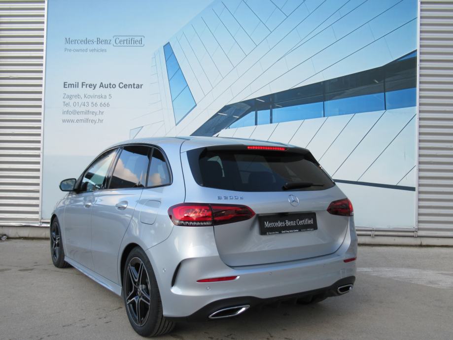 Mercedes-Benz B-klasa 200 d AMG Line + Night paket, 2022 god.