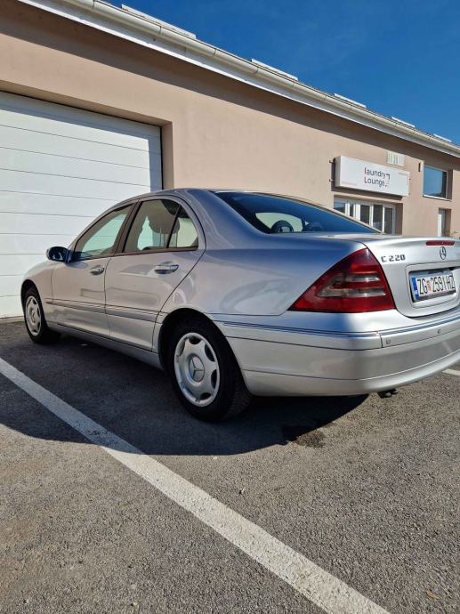 Mercedes-Benz C-klasa 220, 2002 god.