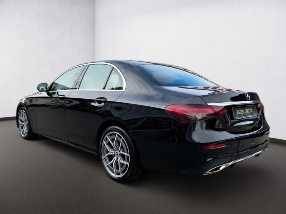 Mercedes-Benz E 220 d AMG*MBUX*AR*LED*Widescreen*RKam.*Parkass, 2021 god.