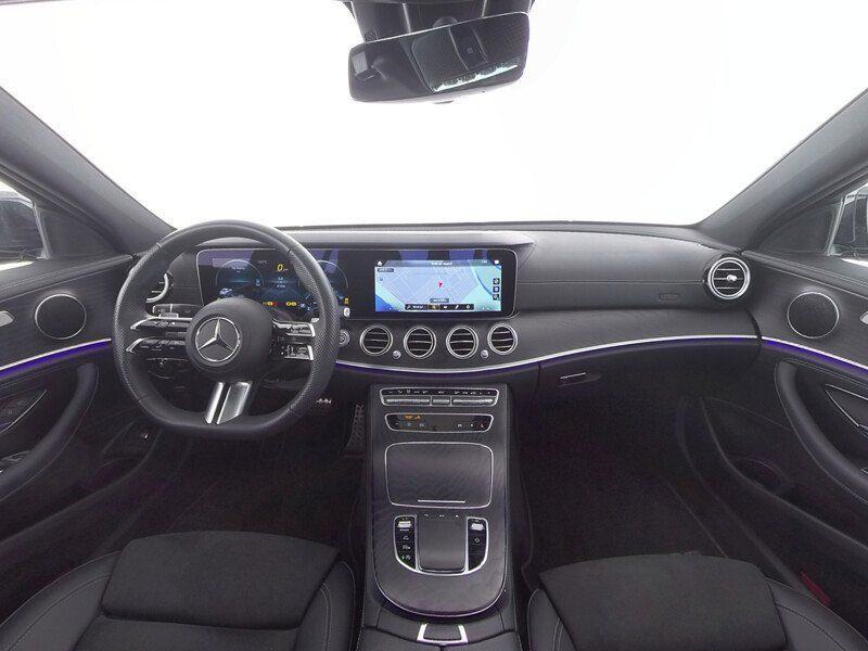Mercedes-Benz E 220 d AMG+MBUX High+Schiebedach+Kamera+19Zoll, 2022 god.