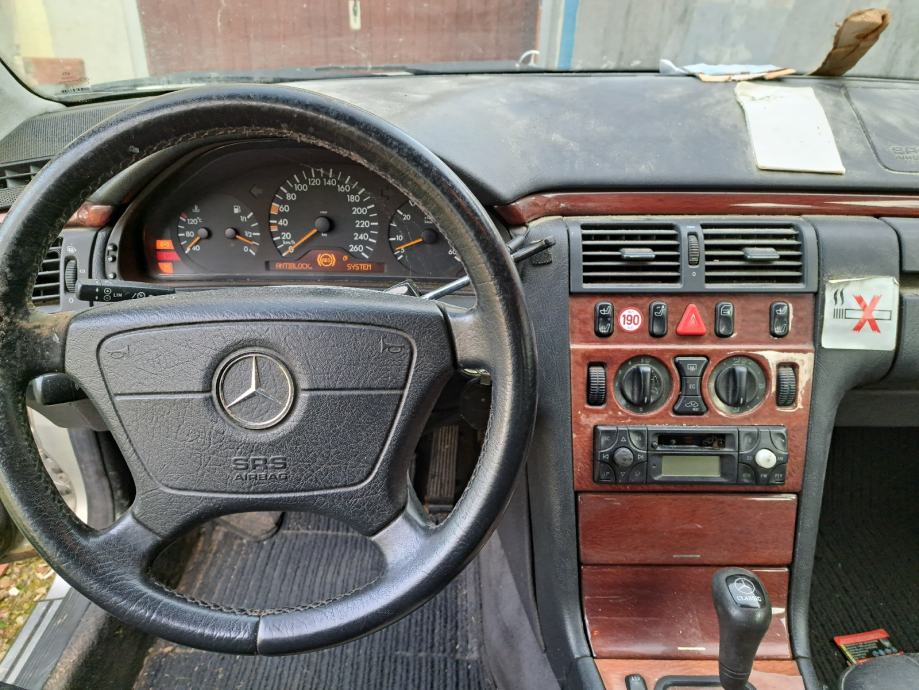 Mercedes-Benz E-klasa 210, 1998 god.
