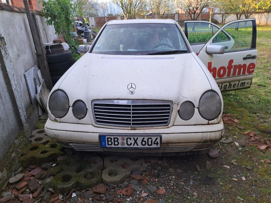 Mercedes-Benz E-klasa 210, 1998 god.