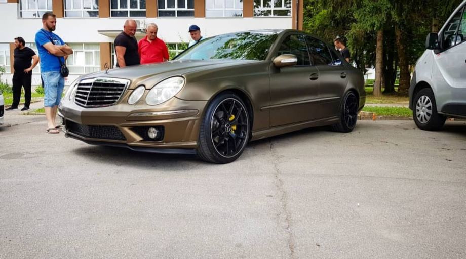 Mercedes E 270 CDI ,E63 AMG Optika (ZAMJENA), 2002 god.