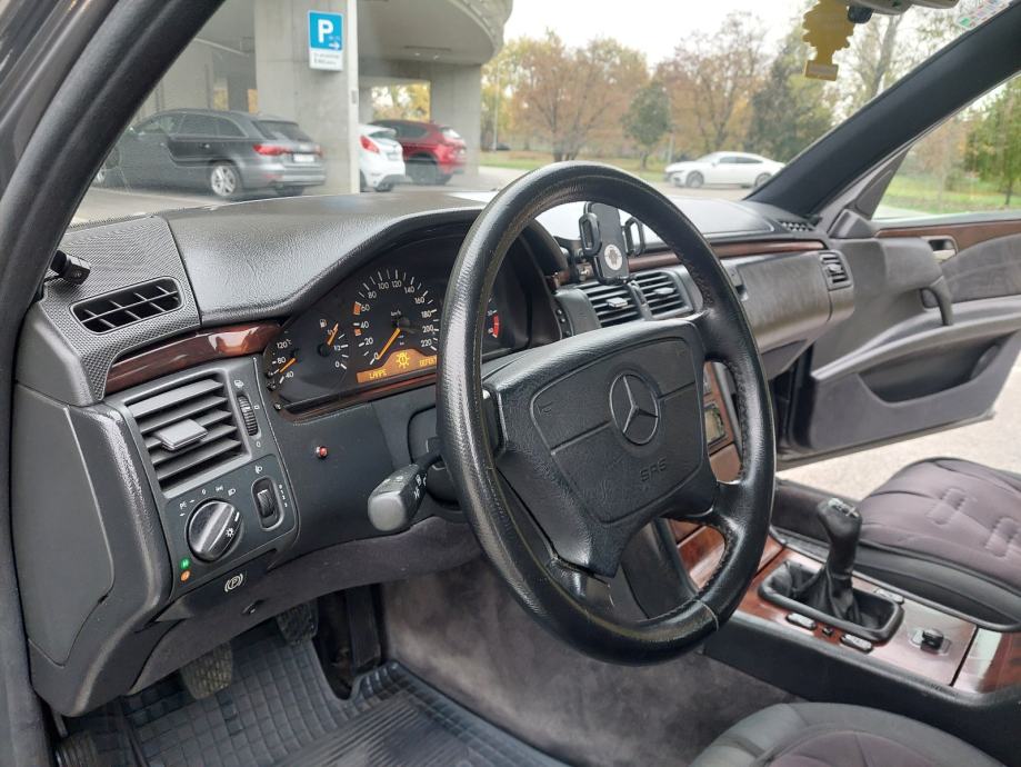 Mercedes-Benz E-klasa 300 D M606 zamjena za kombi Kartice Rate, 1996 god.