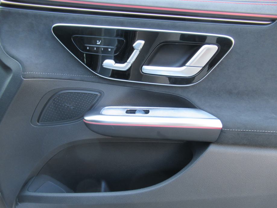 Mercedes-Benz EQE 300 AMG Line/Memory/KEYLESS-GO/Night/19, 2025 god.