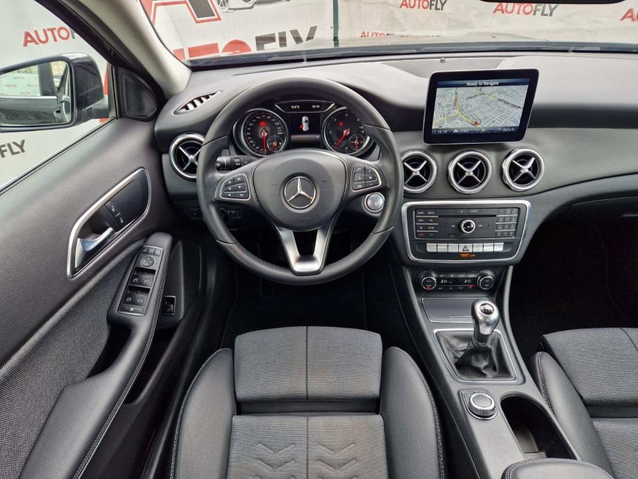 Mercedes-Benz GLA 180d, Navi, Kamera, Tempomat, u PDV-u, 18, 2017 god.