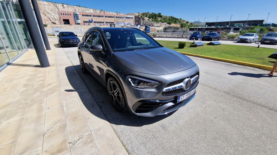 Mercedes-Benz GLA 200 4MATIC - Uslužna prodaja, 2022 god.