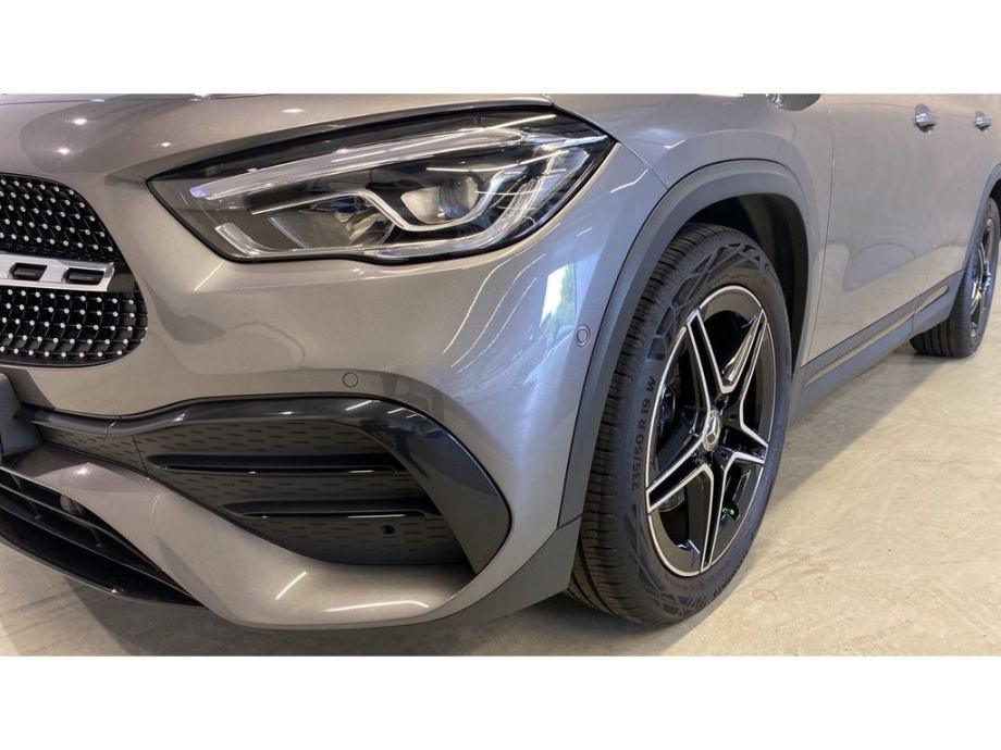 Mercedes-Benz GLA 200+AMG+KEY-GO+LED+EASY-HECK+NIGHT+PREM-NAV, 2020 god.