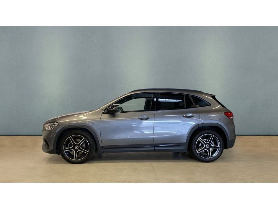 Mercedes-Benz GLA 200+AMG+KEY-GO+LED+EASY-HECK+NIGHT+PREM-NAV, 2020 god.