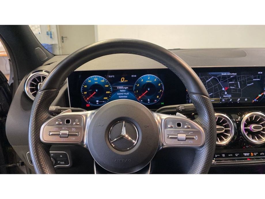 Mercedes-Benz GLA 200+AMG+KEY-GO+LED+EASY-HECK+NIGHT+PREM-NAV, 2020 god.