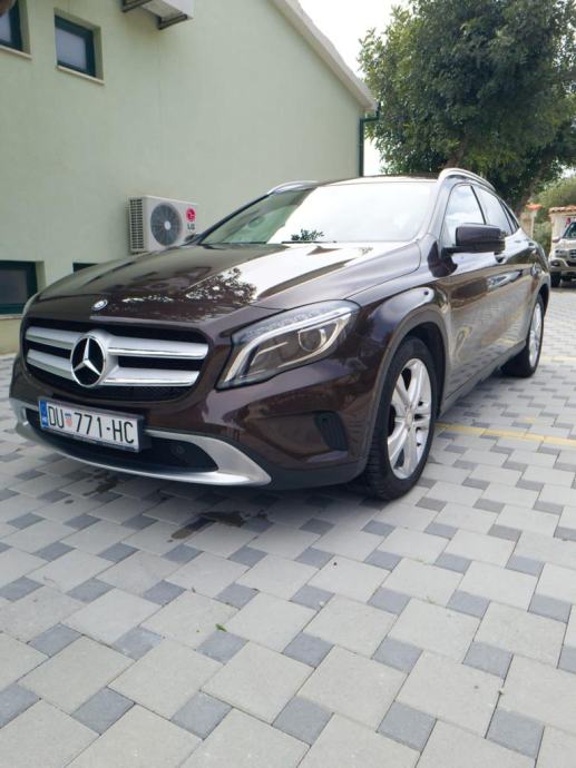 Mercedes-Benz GLA 200 CDI USLUŽNA PRODAJA, 2014 god.