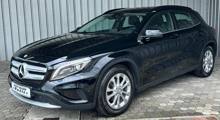 Mercedes-Benz GLA 200 d STYLE EXCLUSIVE ALU 2XPDC NAVI FULL LED GARNC ...
