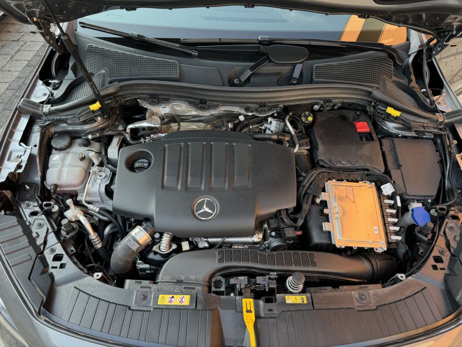 Mercedes-Benz GLA 220 d 4MATIC automatik 8G-DCT, 2023 god.