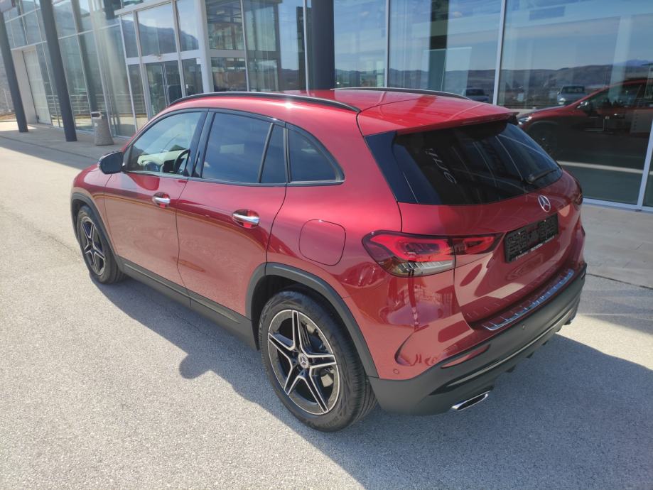 Mercedes-Benz GLA 220d / AMG / MULTIBEAM / AMBILIGHT, 2022 god.