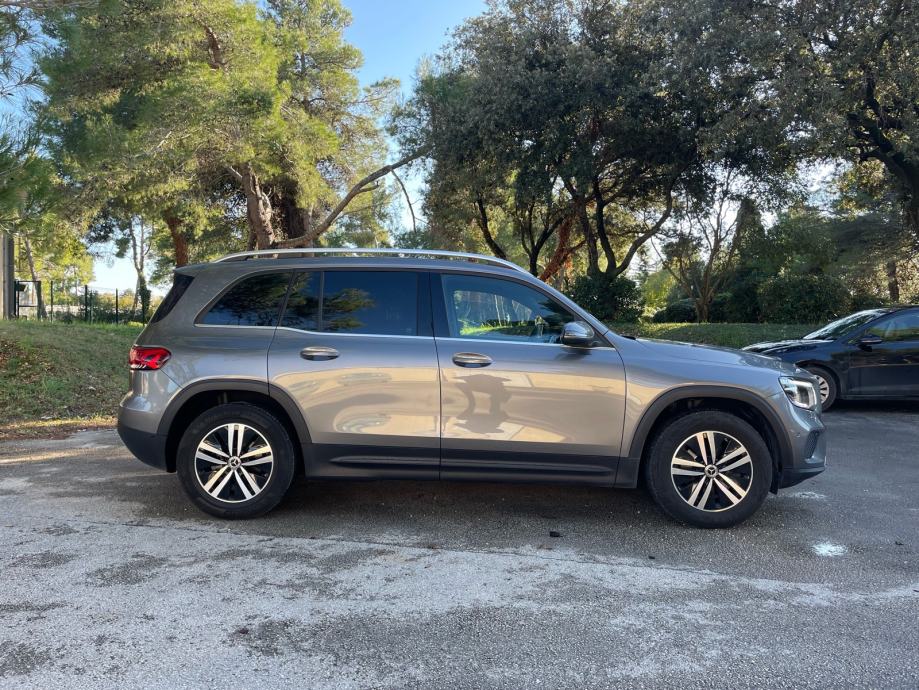 Mercedes-Benz GLB 180 d automatik progressive ambient light top stanje ...
