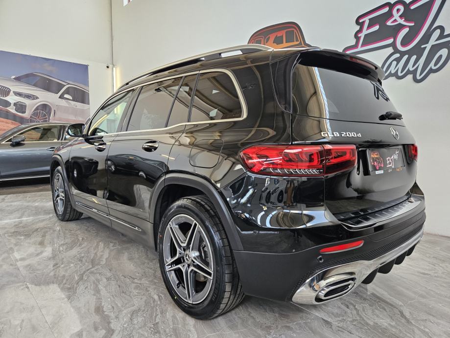 Mercedes-Benz GLB 200d AMG-LINE PANORAMA ACC KAMERA 7-SJEDALA ALU-19 ...