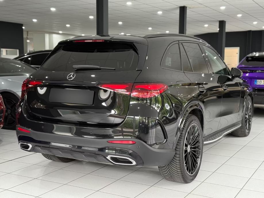 Mercedes-Benz GLC 200 4MATIC AMG | MEMORIJA | CARPLAY | KAMERA, 2023 god.